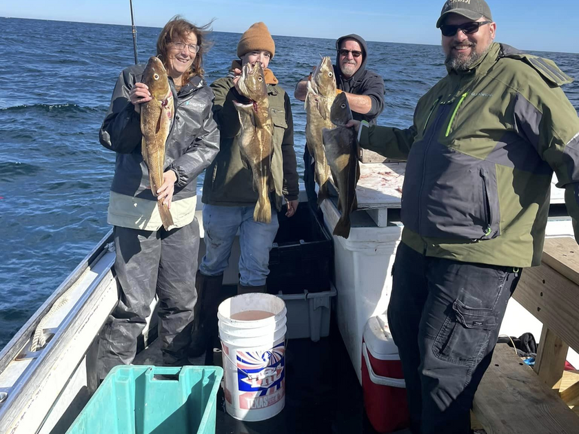 Gloucester Fishing Charters: Reel In Fishing Memories!