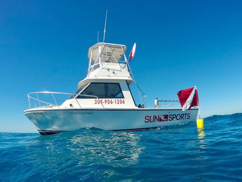 Sunsports Private Dive Charter Key Largo | BlueWater Divers